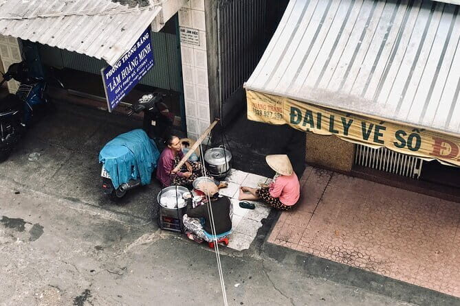 Saigon Local Sightseeing Free Walking Tour - Group size, timing, and logistics