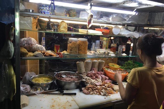 Saigon Night Walking local Street Food Tour with local Student - What to Expect on This Night Tour