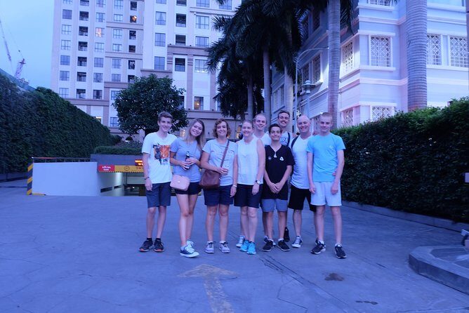 Saigon Night Walking local Street Food Tour with local Student - Who Should Consider This Tour?