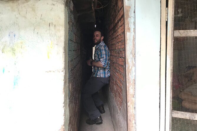 Saigon Slum tour and Saigon Chillspots by motorbike/ Aodai rider - Key Points