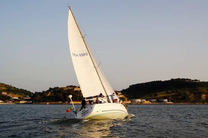 Sail and swim in Lisbon - Key Points