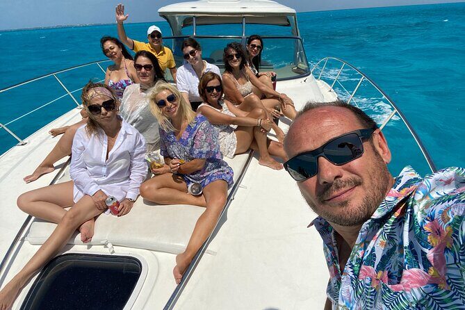 Sail from Cancun by private yacht and visit Playa Norte - Key Points