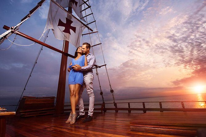 Sail Under Light of the Moon & Enjoy a Romantic Dinner in Spanish Galleon - Who This Cruise Is For