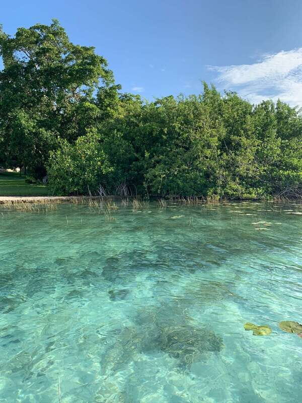 Sailboat tour in the seven colors lagoon of Bacalar - Key Points