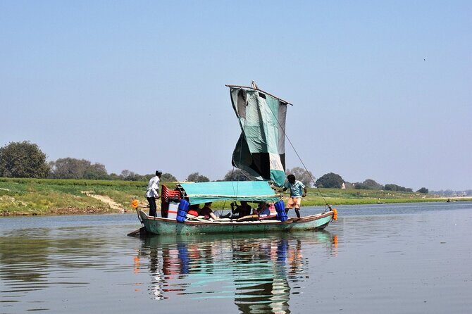 Sailing and Camping on the Ganges - Authentic Experiences and Expert Service