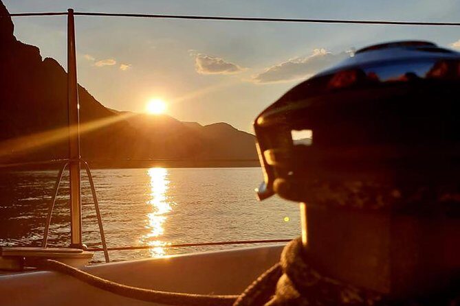 Sailing at Sunset on Lake Como: How to escape from daily routine - Sailing at Sunset on Lake Como: How to Escape from Daily Routine