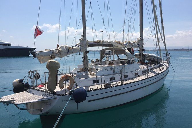 Sailing charter along the Maltese shoreline incl. Lunch and drinks - Who Will Love This Tour?