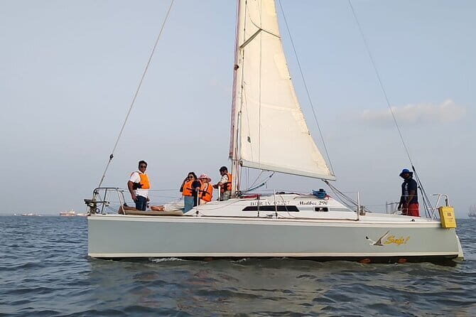 Sailing Experience in Mumbai on Mid Size Yacht - Key Points