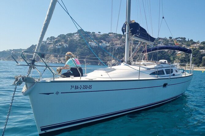 Sailing experience on a 4-hour sailboat in Girona - FAQ