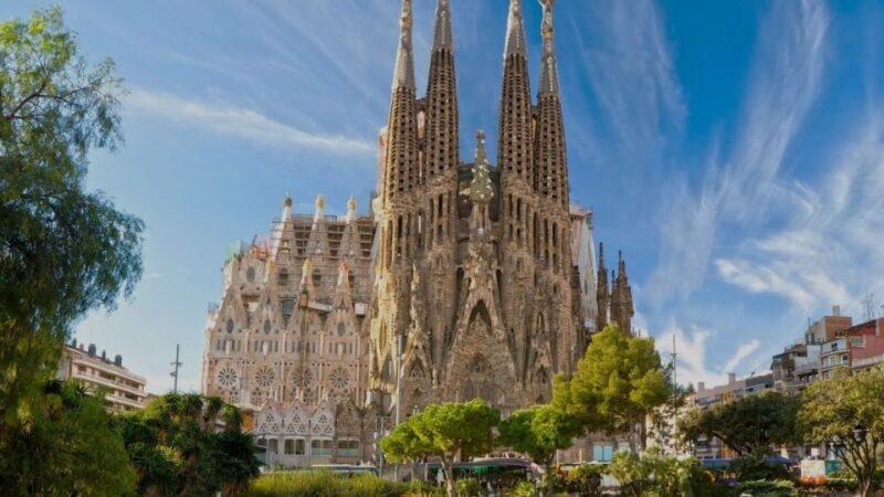 Sailing Experience, Sagrada Familia & Park Guell - FAQ