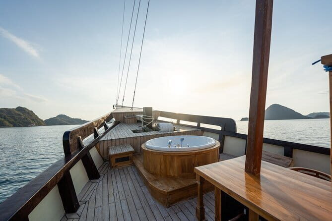 Sailing Flores to Lombok 5 days 4 Nights All Inclusive Trip - The Itinerary in Detail