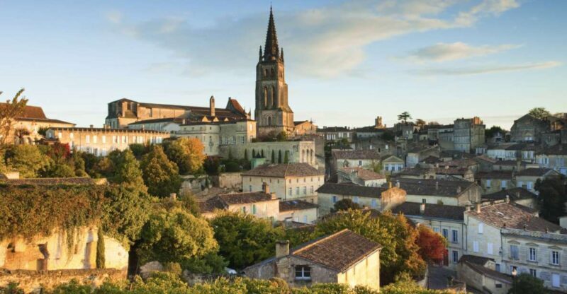 Saint-Émilion: Private Walking Tour & Magnificent Views - What’s Included and What’s Not?