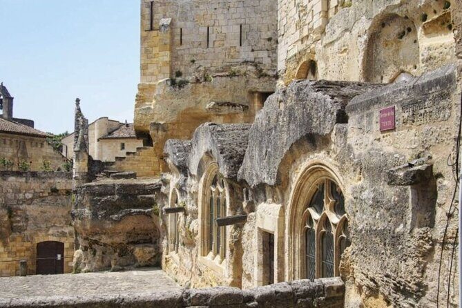 Saint-Émilion : Private Walking Tour & Magnificent Views - What to Expect from the Saint-Émilion Private Walking Tour
