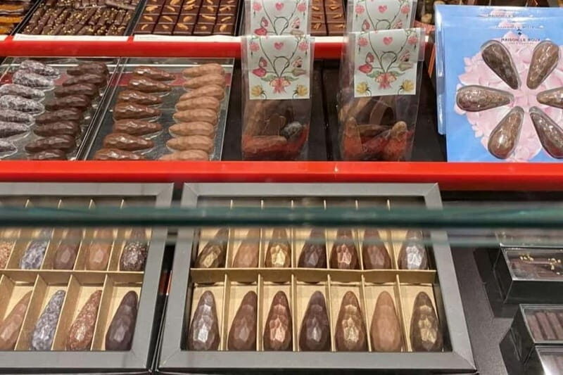 Saint-Germain-Des-Pres: Gourmet Food Private Walking Tour - Who Should Book This Tour?