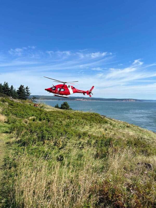 Saint John: Highlights and Sea Caves Tour - Key Points