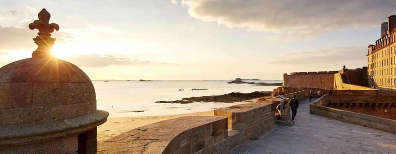 Saint-Malo: Breathtaking landscapes and History Walking Tour - Practical Considerations