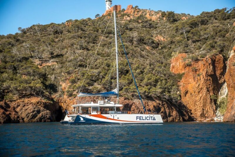 Saint Raphaël: Guided cruise, discover a beautiful coastline - Key Points