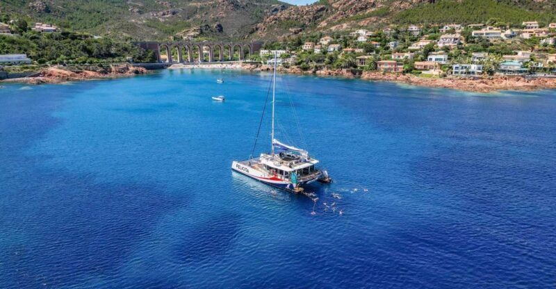 Saint Raphaël: Guided cruise, discover a beautiful coastline - The Sum Up