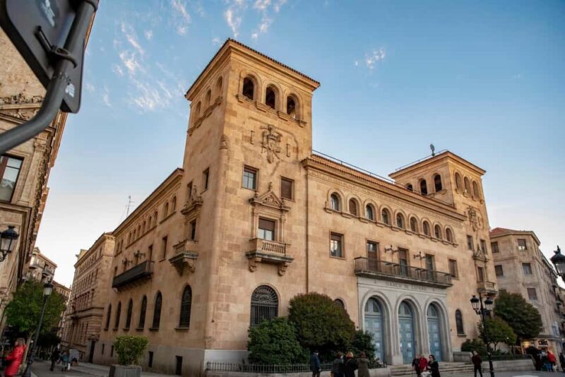 Salamanca: Private 2-Hour Intro City Walk with Local Guide - The Experience Provider