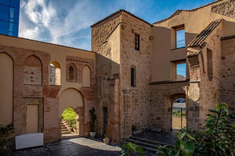 Salamanca: Private 2-Hour Intro City Walk with Local Guide - Who Should Consider This Tour?