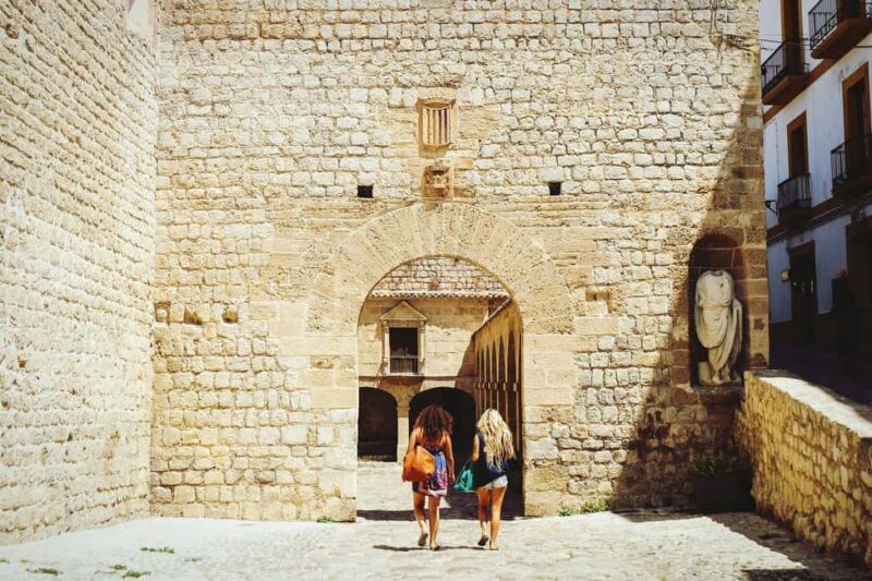 Salamanca: Private 2-Hour Intro City Walk with Local Guide - The Sum Up