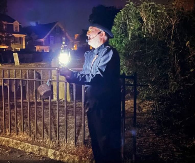 Salem: Haunted Footsteps Ghost Tour - What is the Salem Haunted Footsteps Ghost Tour?