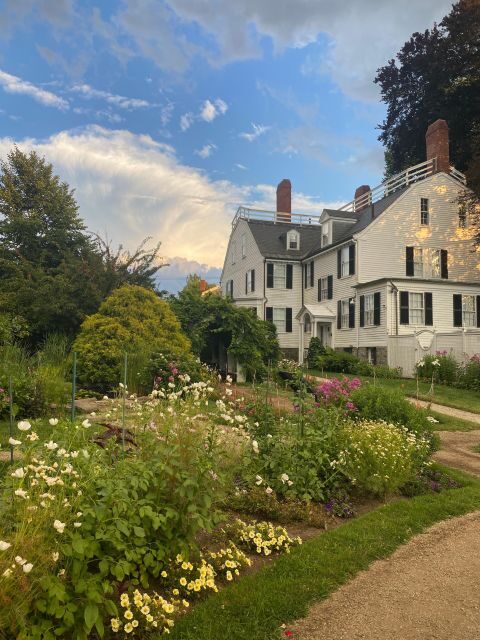 Salem, MA: History and Hauntings Guided Walking Tour - Starting Point and First Impressions