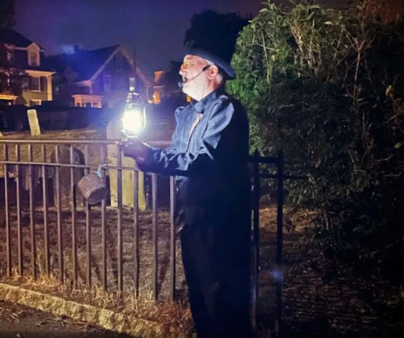 Salem, Massachusetts: Haunted Footsteps Ghost Tour - Key Points