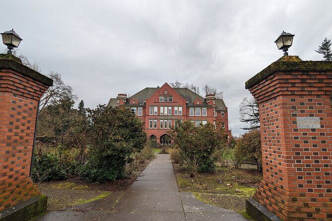 Salem Oregon Scavenger Hunt Walking Tour and Game - Why Choose a Scavenger Hunt in Salem?