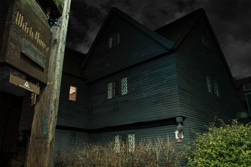 Salem: Secrets of Salem Hidden History Walking Tour - Guides and Group Size