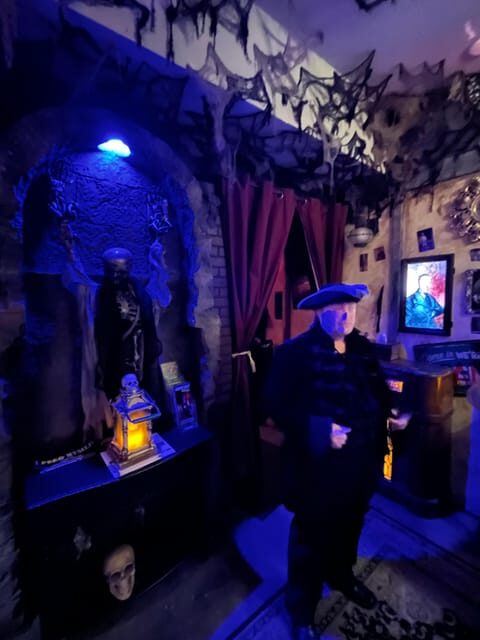 Salem: Vampires and Ghosts Walking Tour with Haunted Objects - FAQs