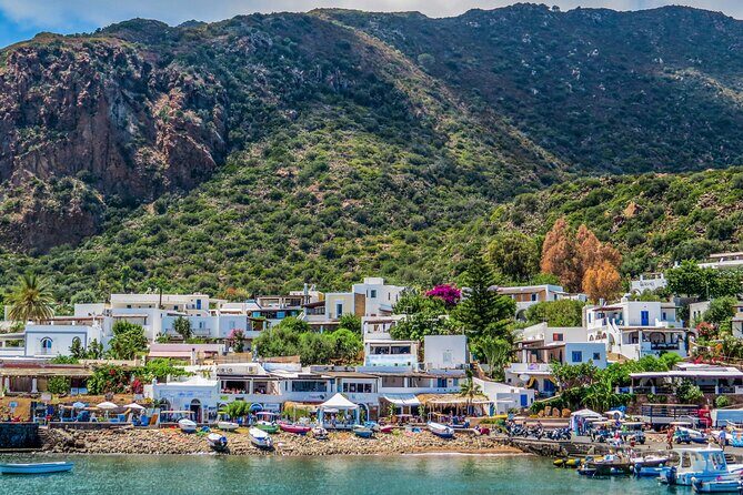Salina, Panarea and Stromboli from Cefalu, Via Capo D'Orlando - Key Points