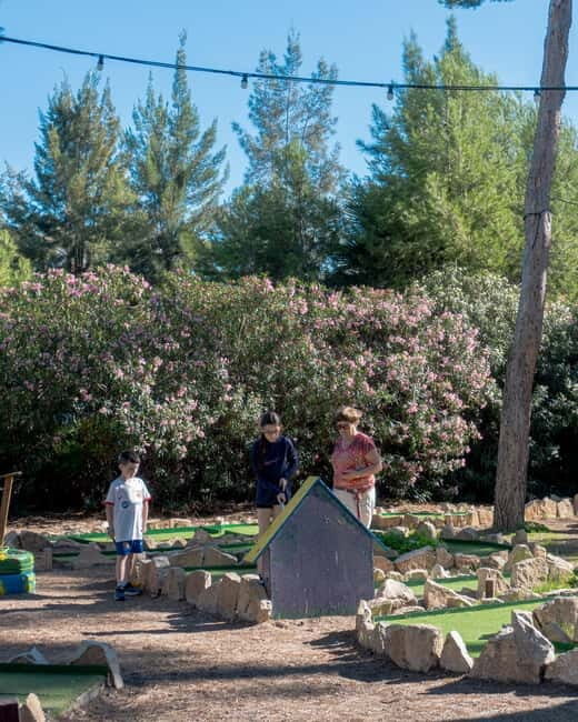 Salou: Minigolf Pass with Gear - Key Points