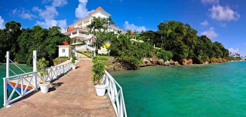 Samaná: Catamaran Cruise with Bacardi Island Visit - Bacardi Island: A Slice of Caribbean Paradise