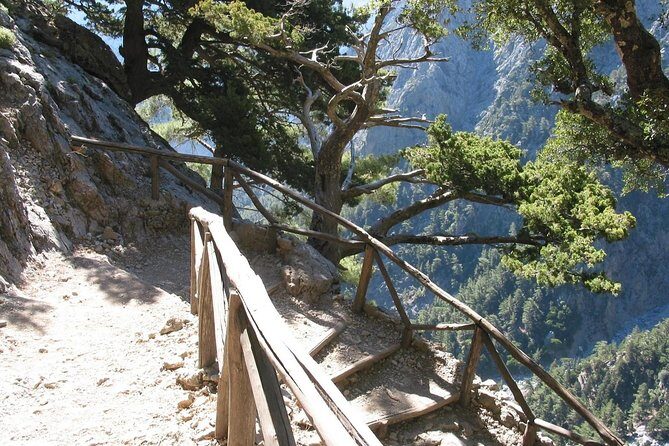 Samaria Gorge Trek: Full-Day Excursion from Heraklion with Guide - Valuing Your Experience: Is it Worth the Price?