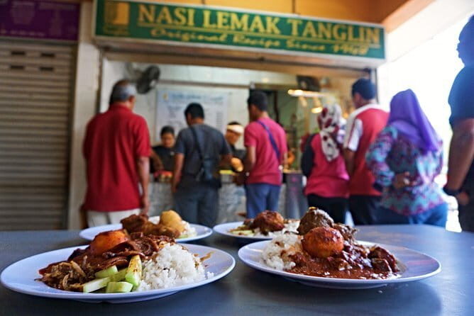 Sambal & Curry Street Food City Tour with Professional Tour Guide - Who Will Love This Tour?