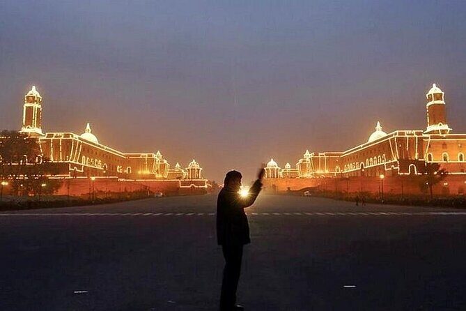 Same Day Agra Tour with FatehpurSikari by Car - Guides & Knowledge