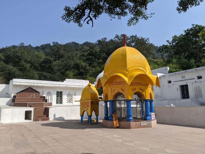 Same-Day Chitrakoot Tour: Temples, Caves & Waterfalls - An In-Depth Look at the Chitrakoot Experience