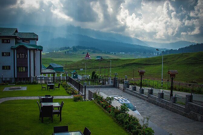 Same Day Gulmarg Trip with Lunch - Key Points