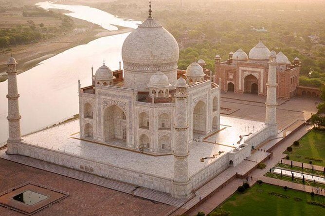 Same day Taj Mahal and Agra fort tour from Bangalore - An In-Depth Look at the Tour Experience