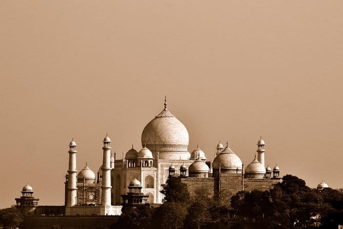 Same Day Taj Mahal and Agra Tour by Fastest Train from Delhi - Key Points