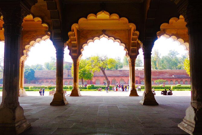 Same Day Taj Mahal and Agra Tour from Ahmedabad with Flights - FAQs