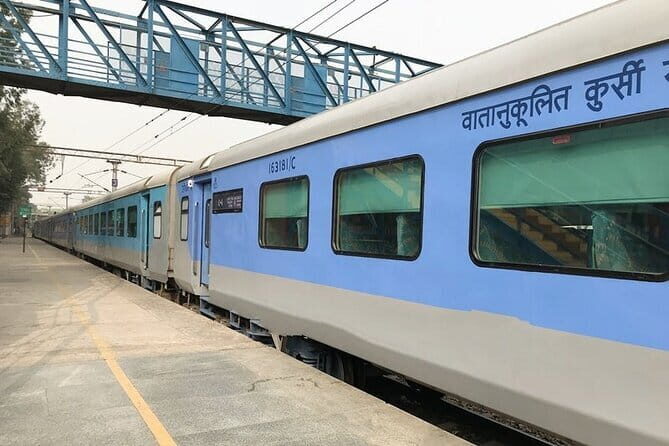Same-Day Tajmahal Tour via Vande Bharat/Gatimaan (Luxury) Express - In-Depth Review of What You Can Expect