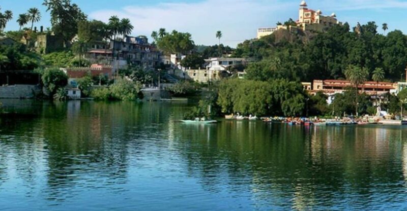 Same Day Tour Of Mount Abu From Udaipur - Transport and Group Size