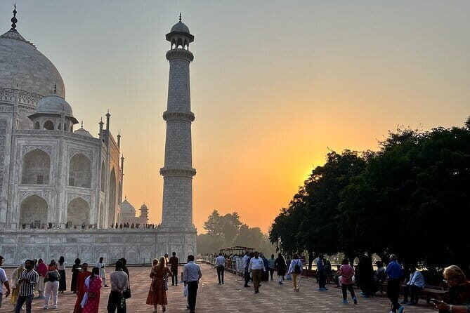 Same day tour of Tajmahal & Agra fort from Mumbai - Key Points