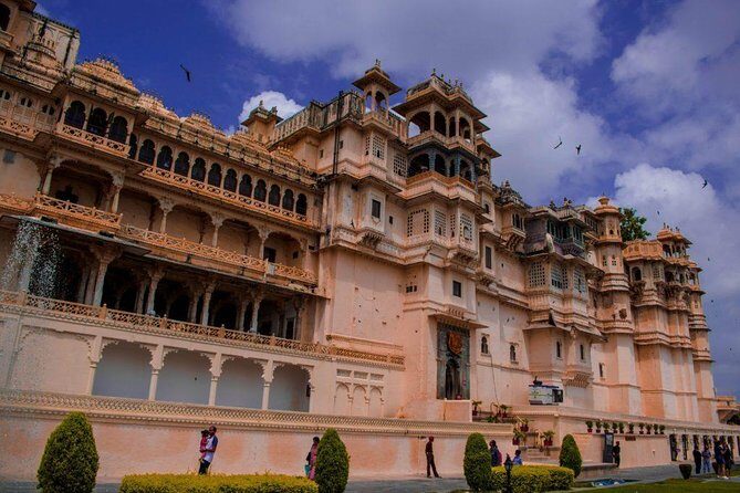 Same Day Udaipur Tour By Flight - Lake Pichola: Udaipur’s Most Scenic Feature