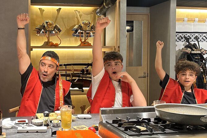 Samurai Sword & Sushi Experience with Chef Live Shows in Asakusa - Group Size and Booking Tips