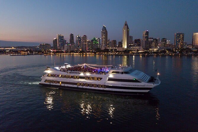 San Diego Christmas Day Dinner Buffet Cruise - A Detailed Look at the San Diego Christmas Day Dinner Buffet Cruise