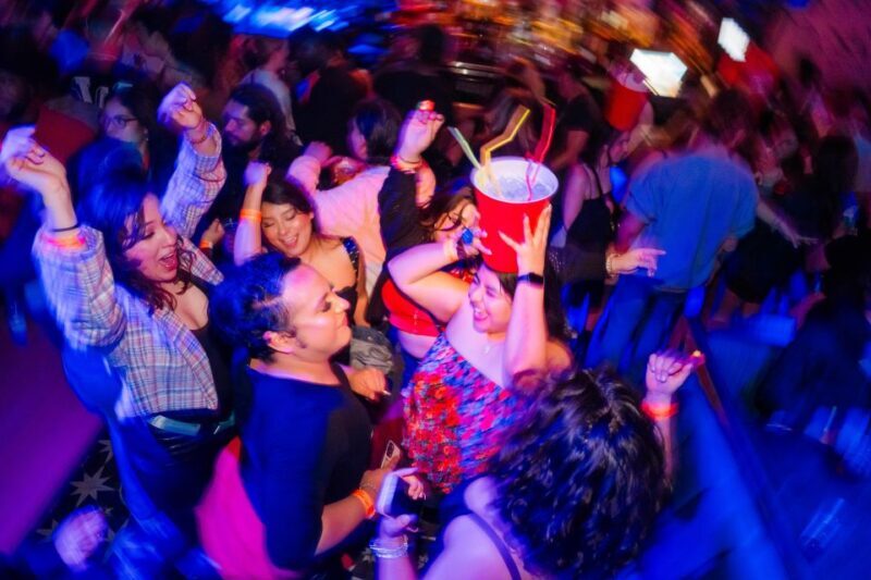 San Diego: "Drink, Ride, Sing, & Dance!" Bar Tour (4 Bars) - An In-Depth Look at the Tour Experience