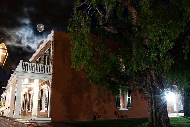 San Diego Ghosts: Gaslamp Haunted Tour - The Guide and Overall Experience